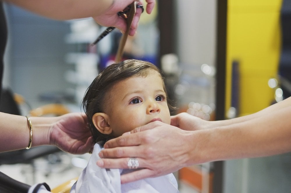 Haare schneiden für Kinder: Tipps und Anleitung für den Kinderhaarschnitt