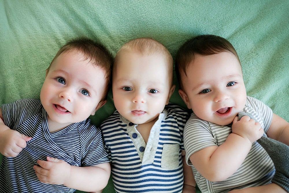 Mehrlingsgeburten: Alle Infos und Ratgeber für Eltern mit Mehrlingen